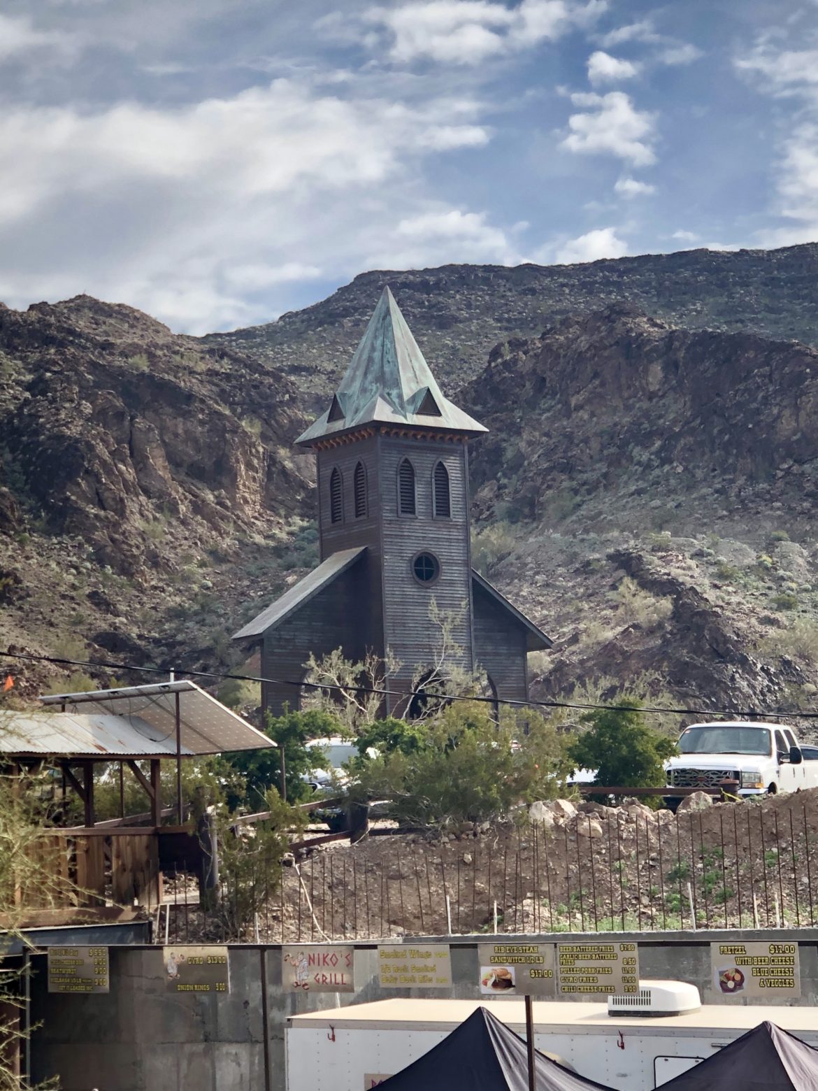 Desert Bar – M&M Hit The Road