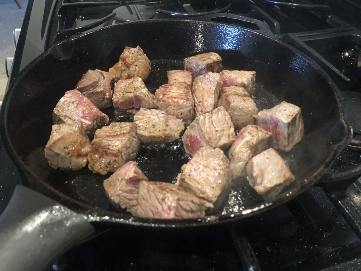 Seared Garlic Steak Bites – M&M Hit The Road